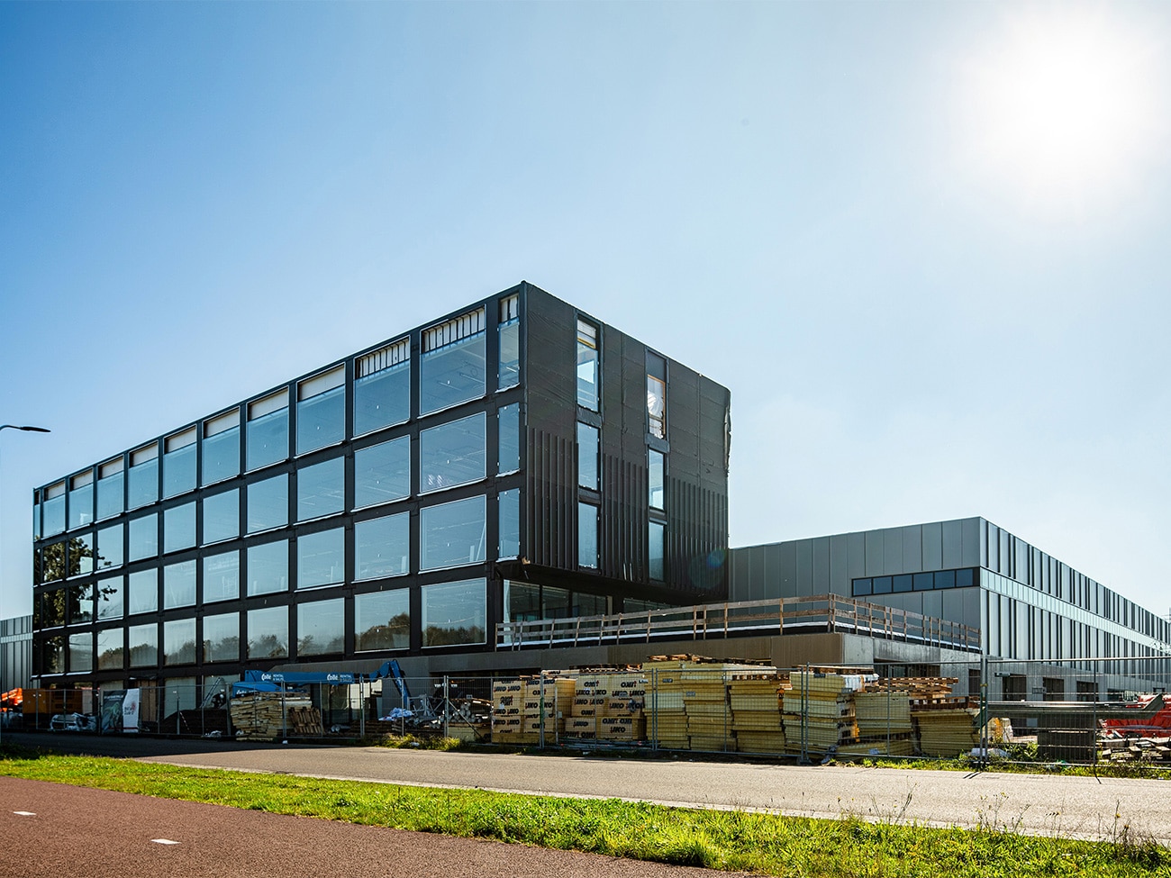 Nieuwbouw Heutink op een zichtlocatie langs de N35