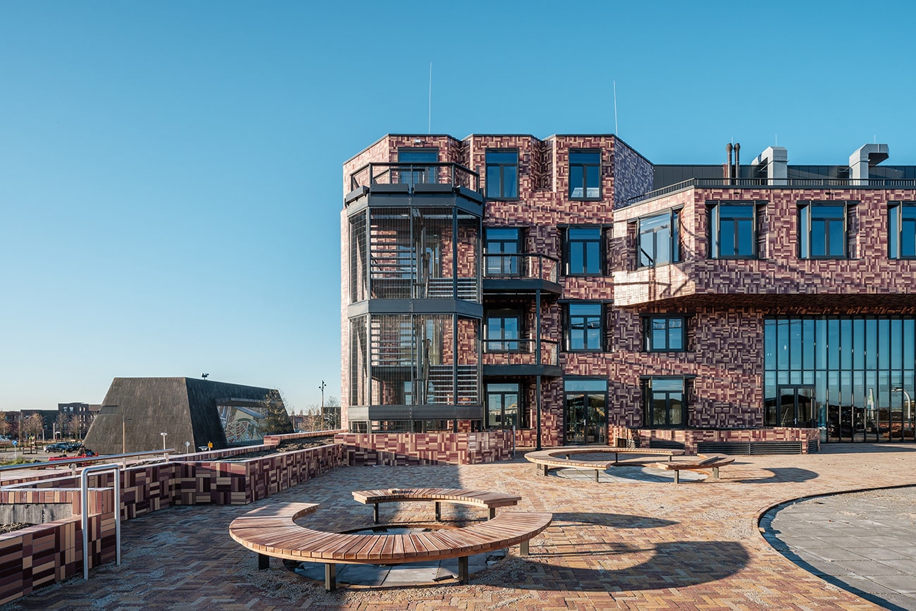 Beeldbepalend schoolgebouw in de Utrechtse wijk Leidsche Rijn