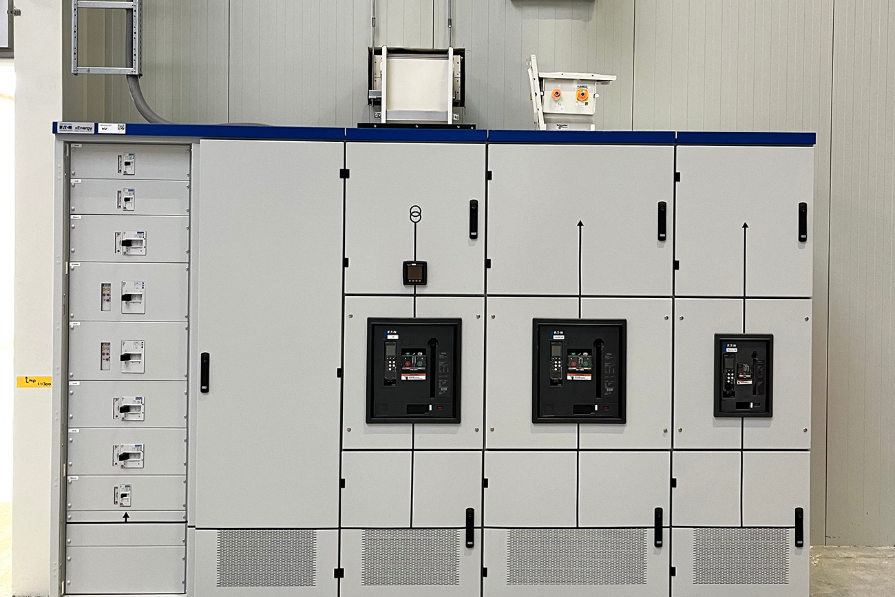 Specialist panel construction. Main distributor, busbar trunking and ...