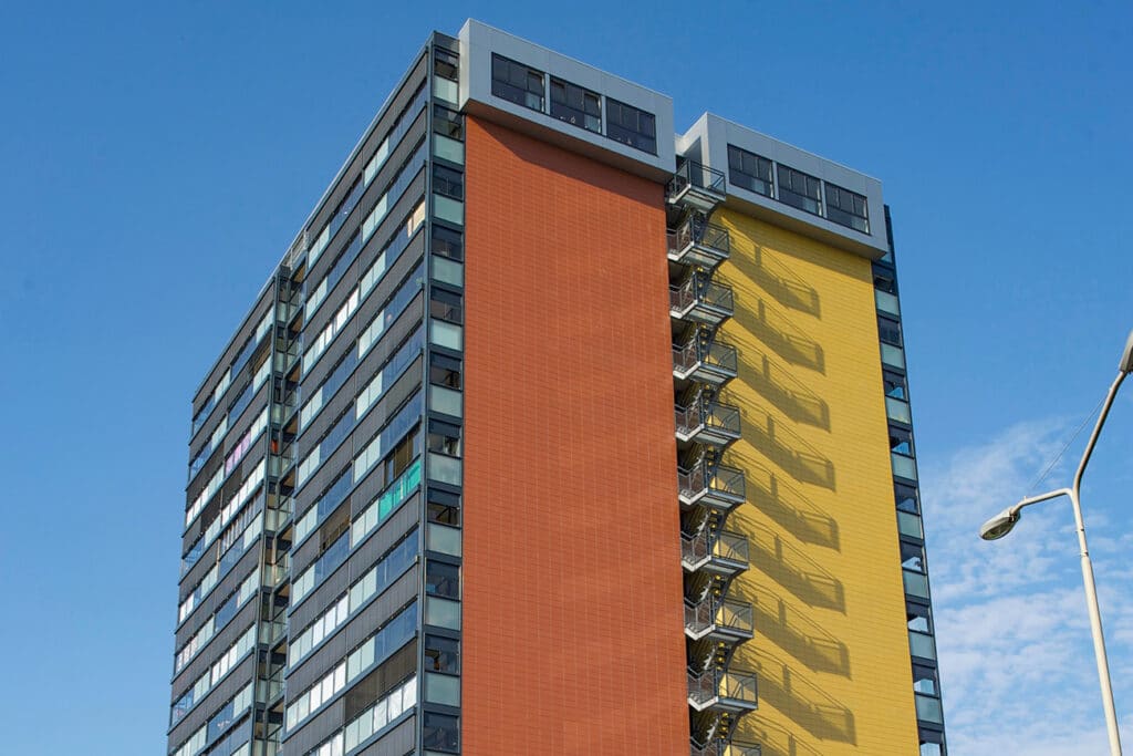 Second-skin facade protects building and occupants