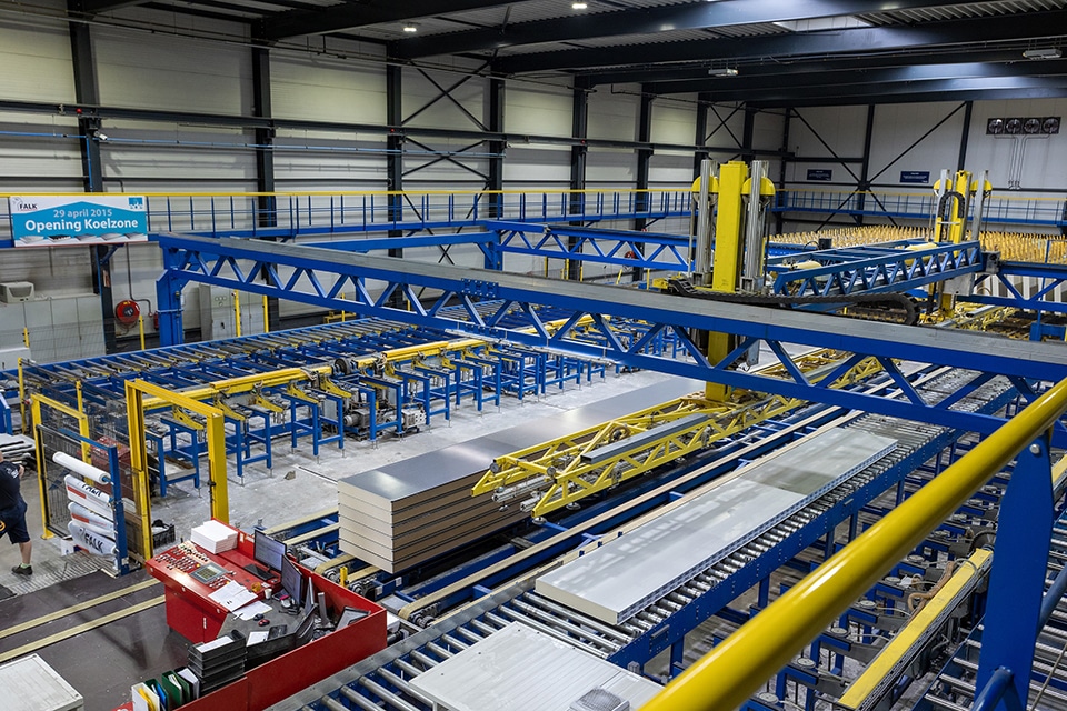 'After intake, sandwich panels become a raw material again'